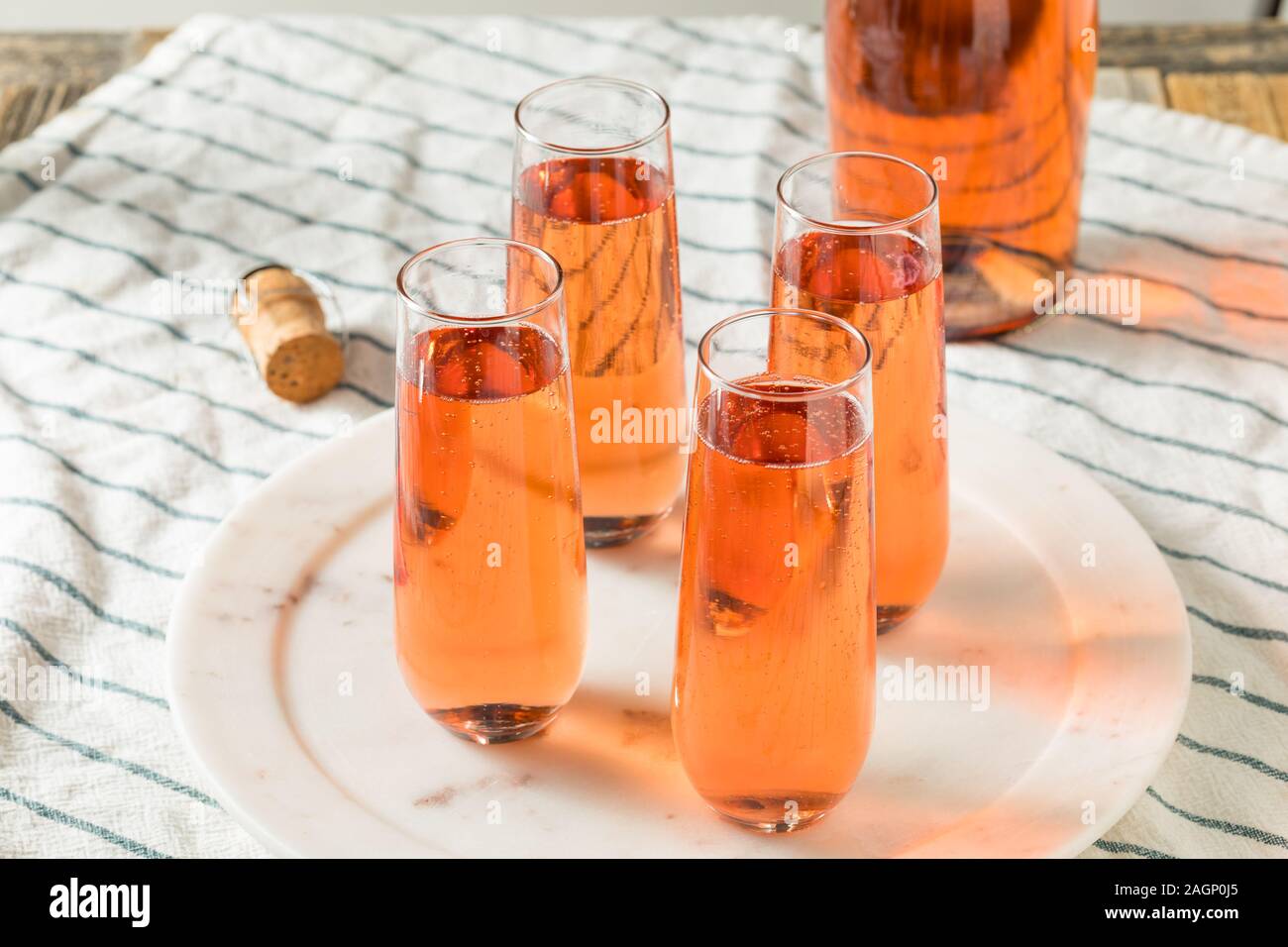 Sparkling red wine glass hi-res stock photography and images - Alamy