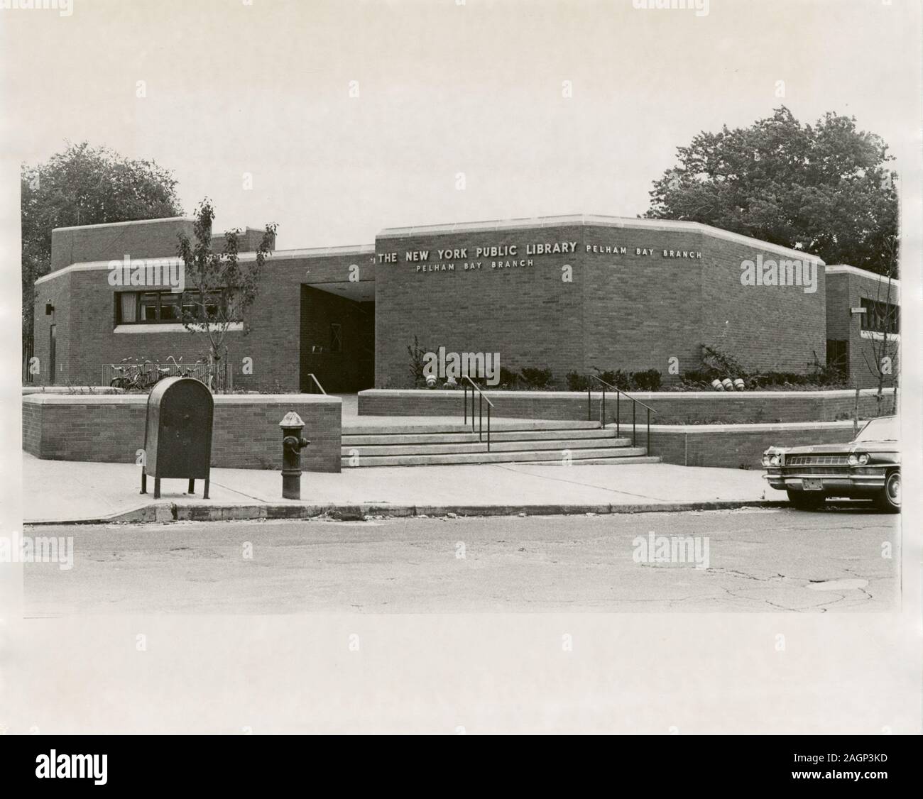 Pelham Bay, Exterior; Pelham Bay, Exterior Stock Photo - Alamy