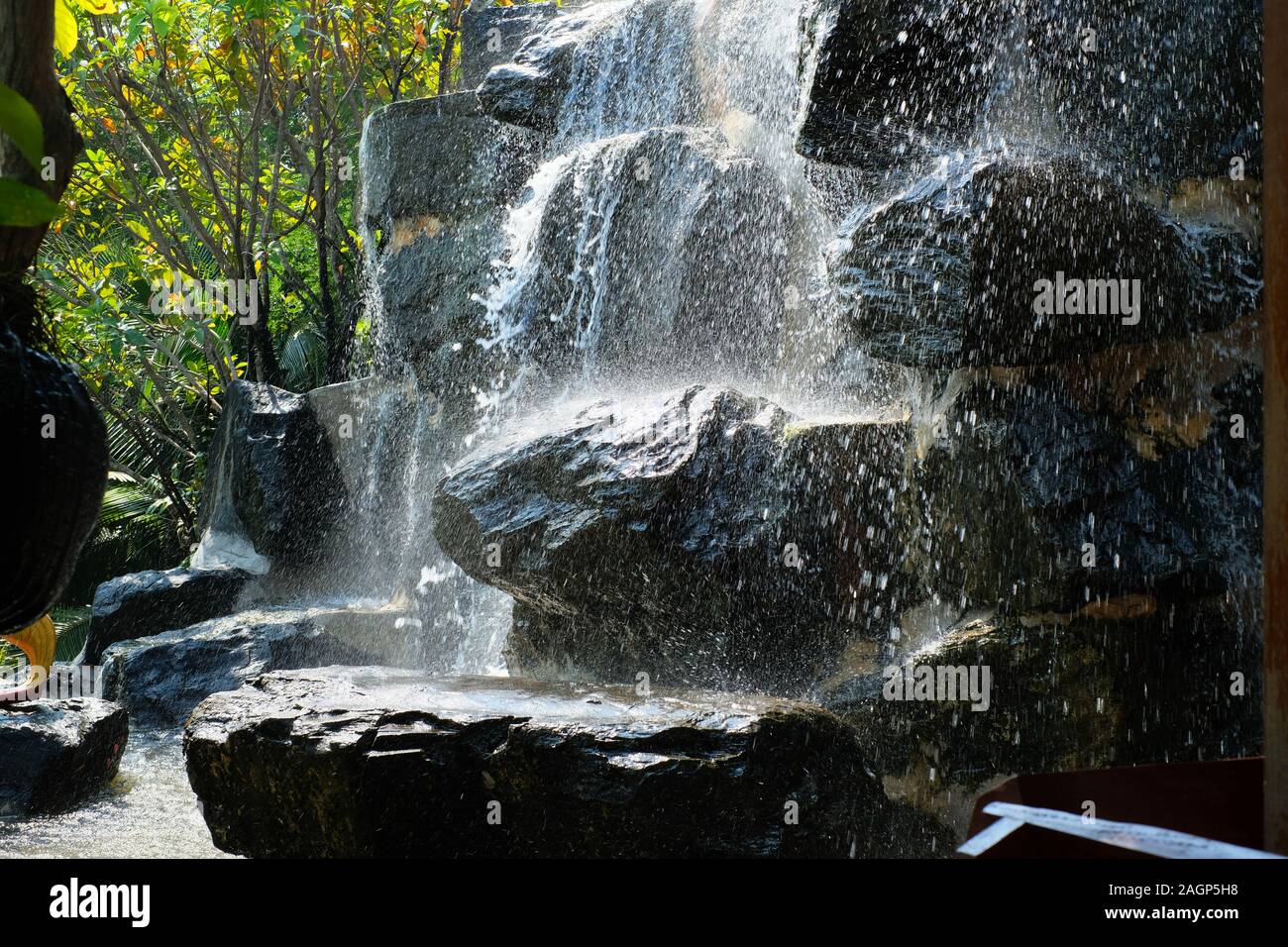 Rhythm of the falling water Stock Photo - Alamy