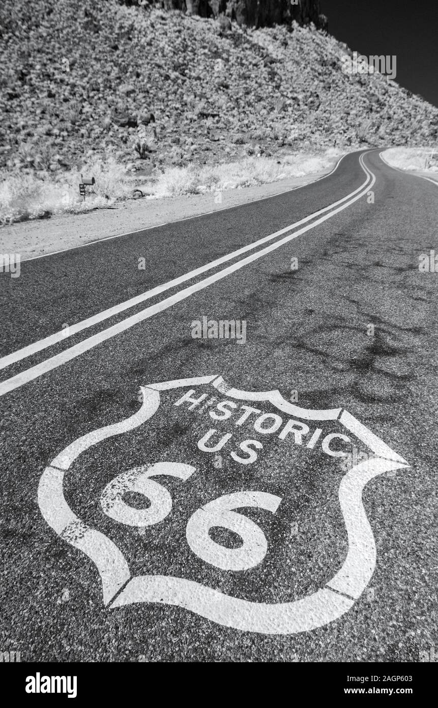 Iconic sign on Route 66, Cool Springs, Arizona Stock Photo - Alamy