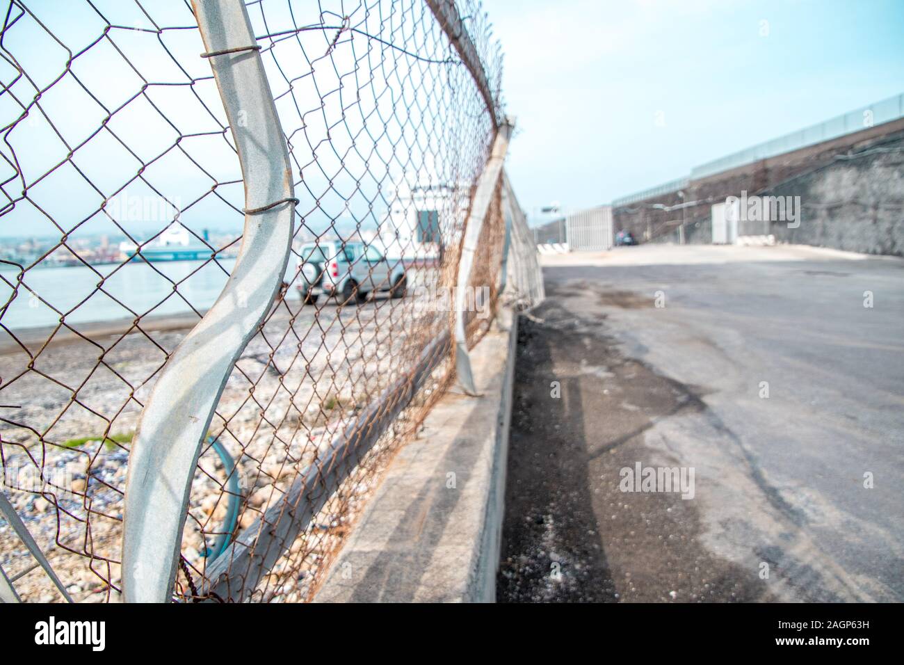 Damaged fence hi-res stock photography and images - Alamy