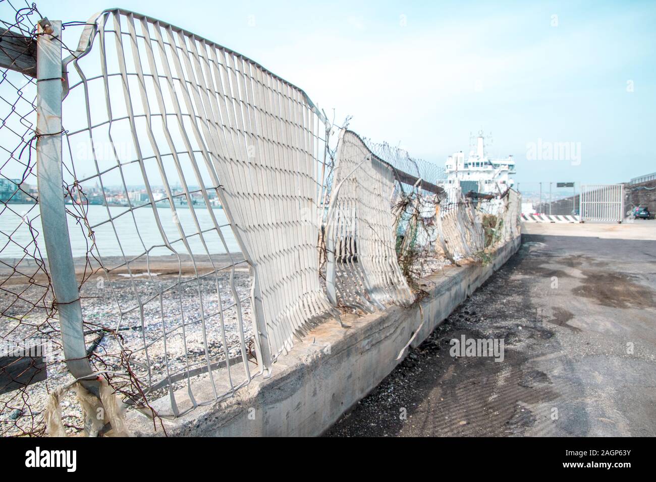 Damaged fence hi-res stock photography and images - Alamy