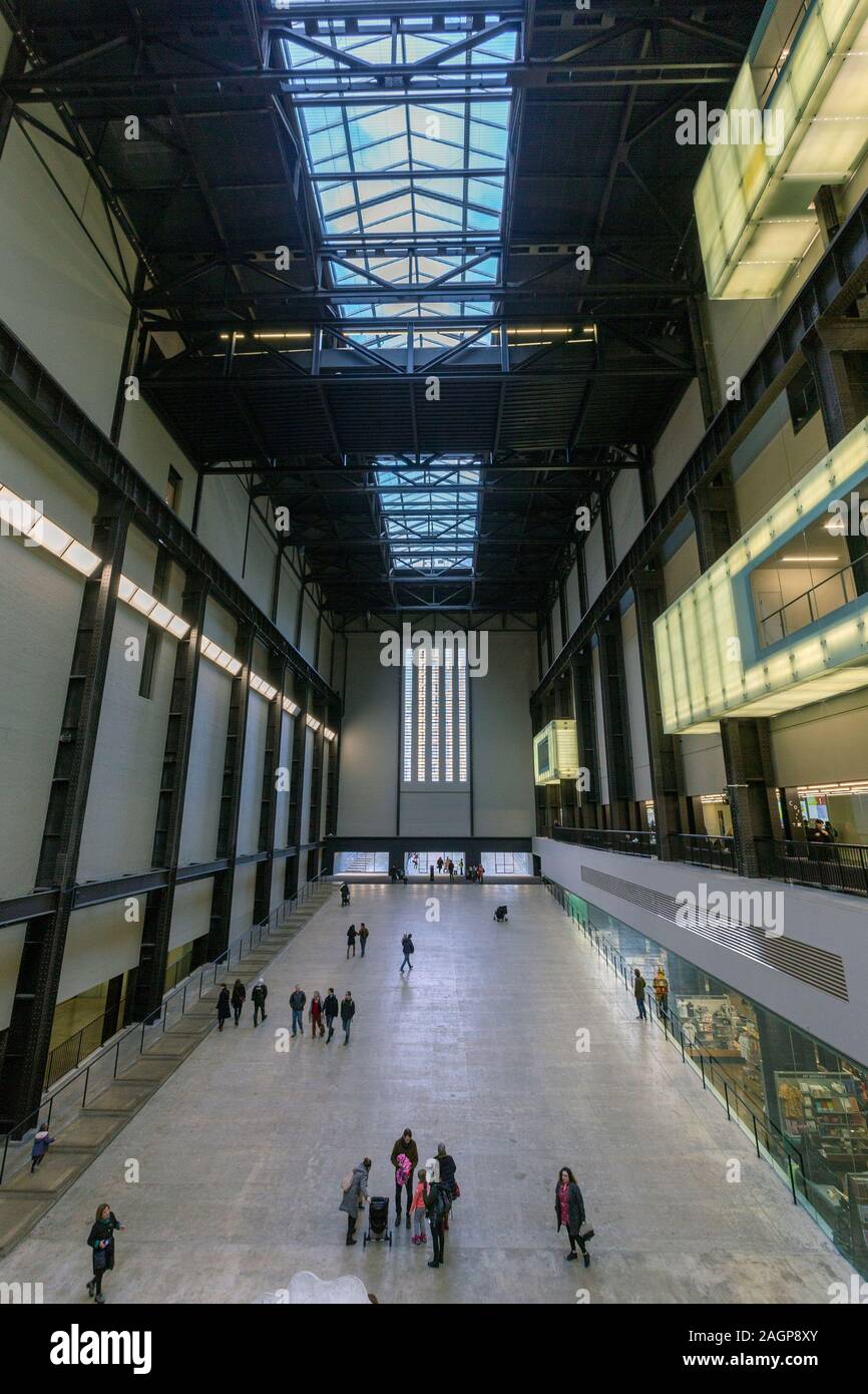 The Turbine Hall At The Tate Modern High Resolution Stock Photography ...
