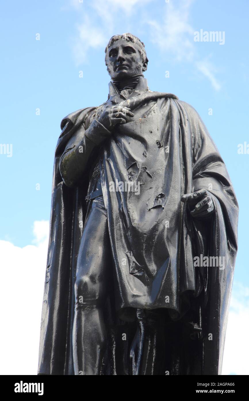 John moore monument george square hi-res stock photography and images ...