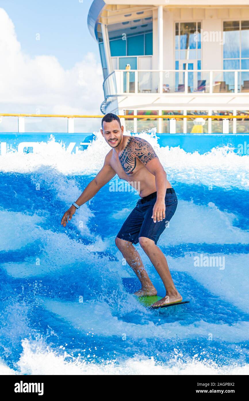 Flowrider hi-res stock photography and images - Alamy