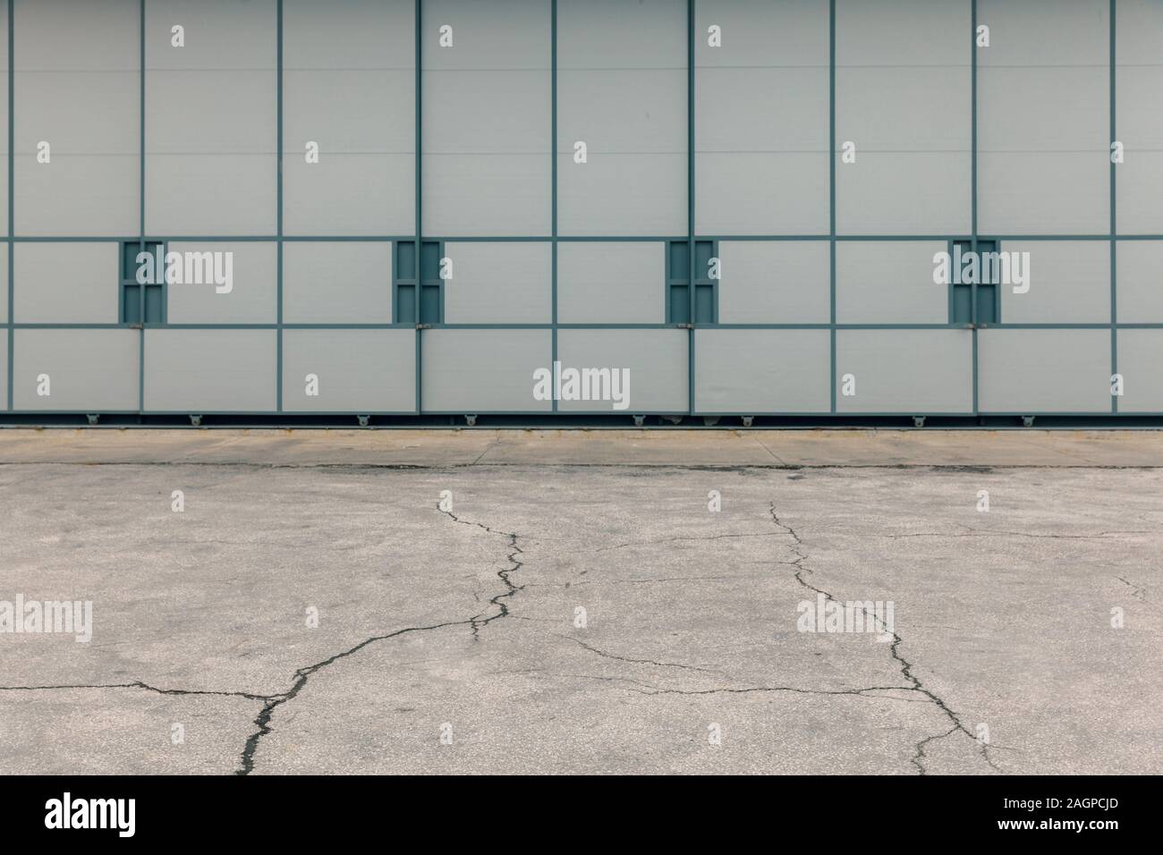 Warehouse sliding door hi-res stock photography and images - Alamy