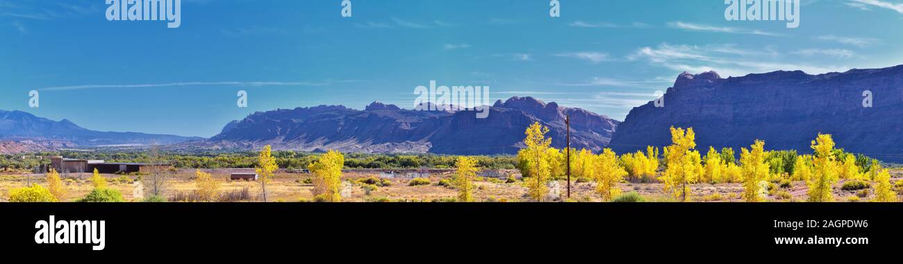 Looking back towards Moab Panorama views of desert mountain ranges ...