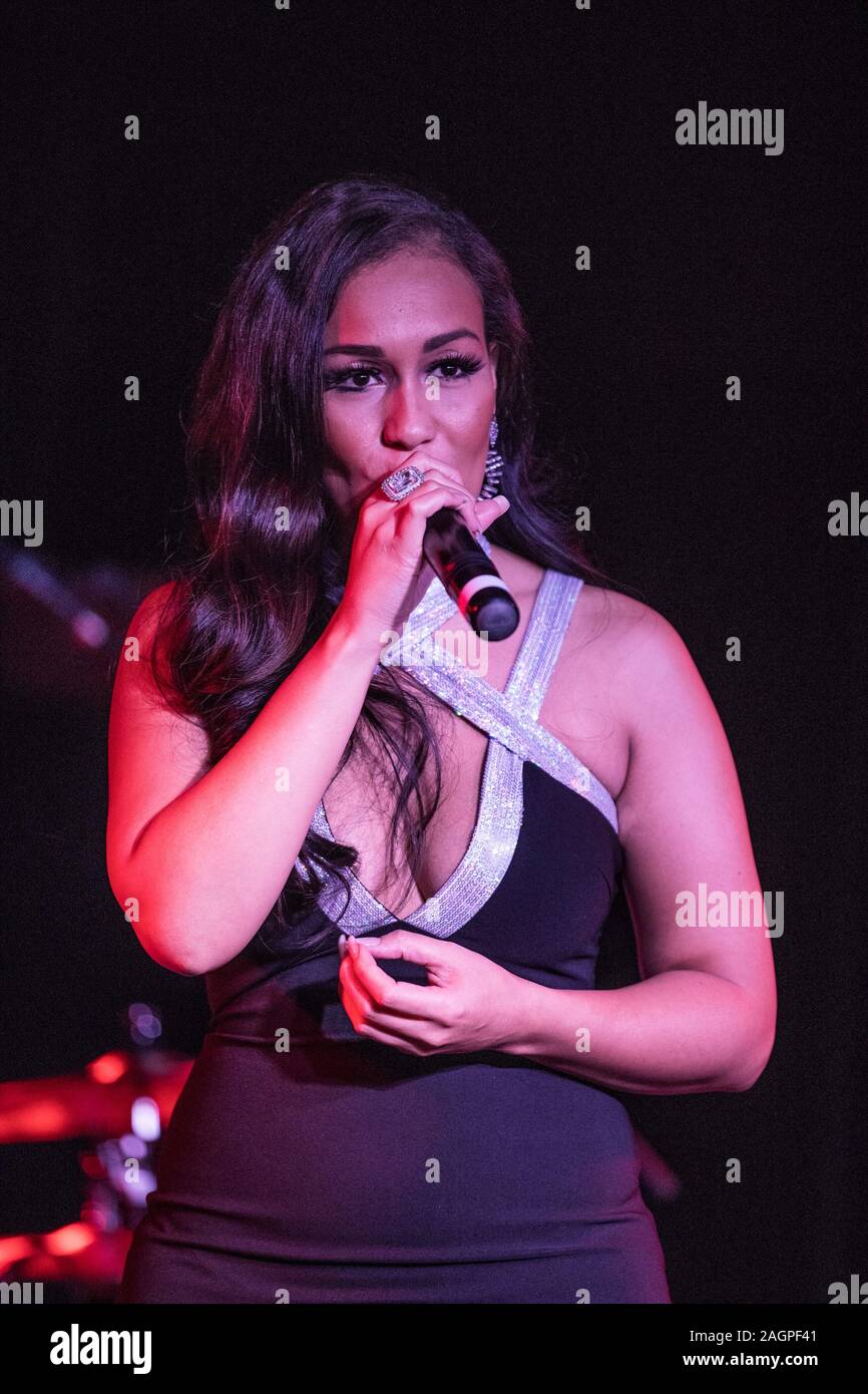 Whitley Neill Gin presents Rebecca Ferguson singing at Boisdale of ...