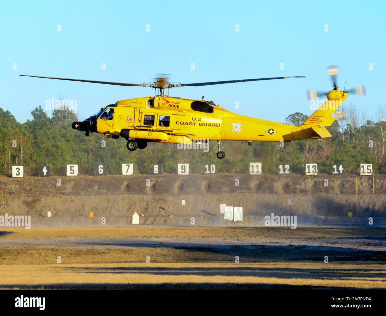 Members of the Coast Guard Maritime Security Response Team practices ...