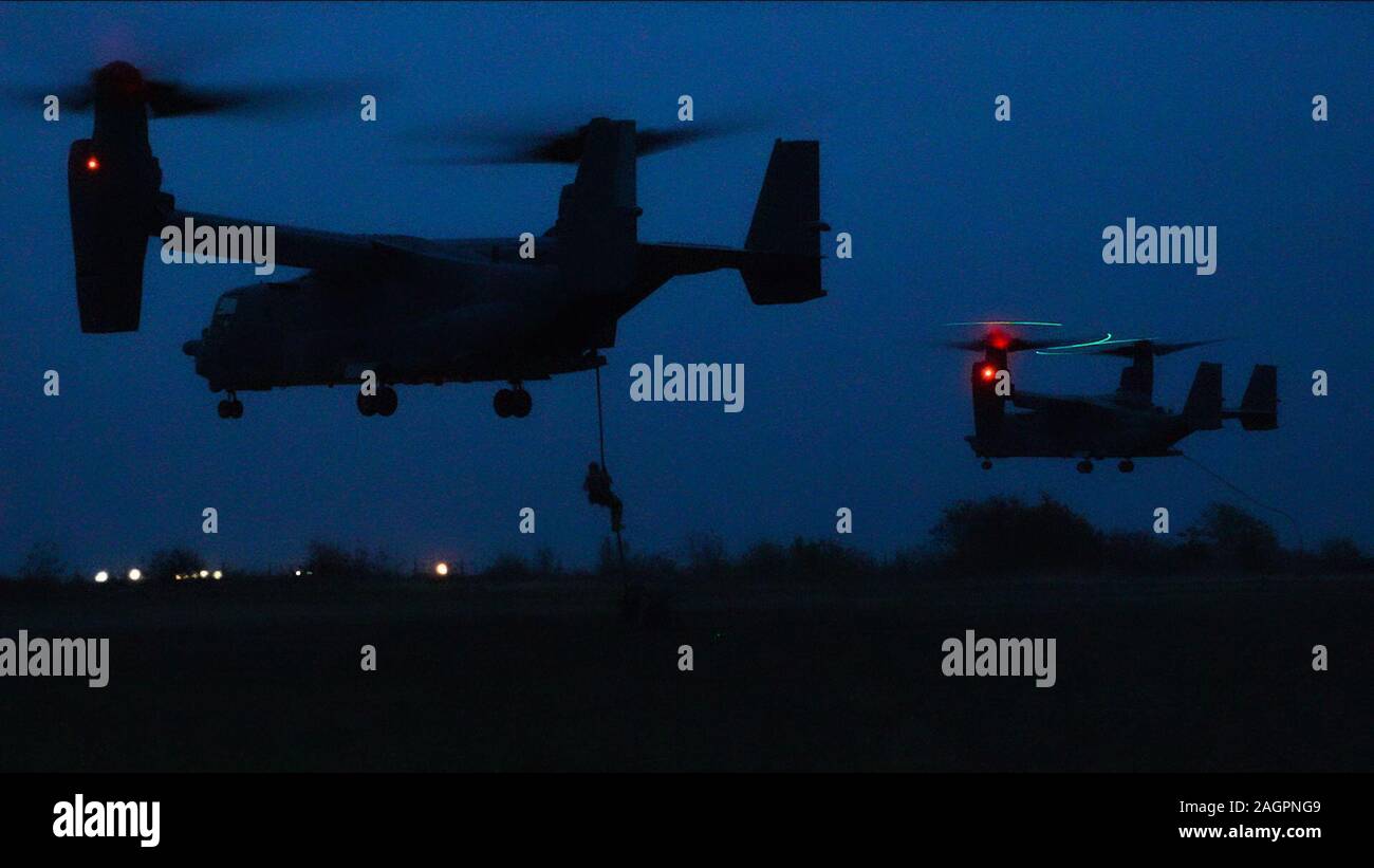 U.S. Army Special Forces Soldiers assigned to the 19th Special Forces ...