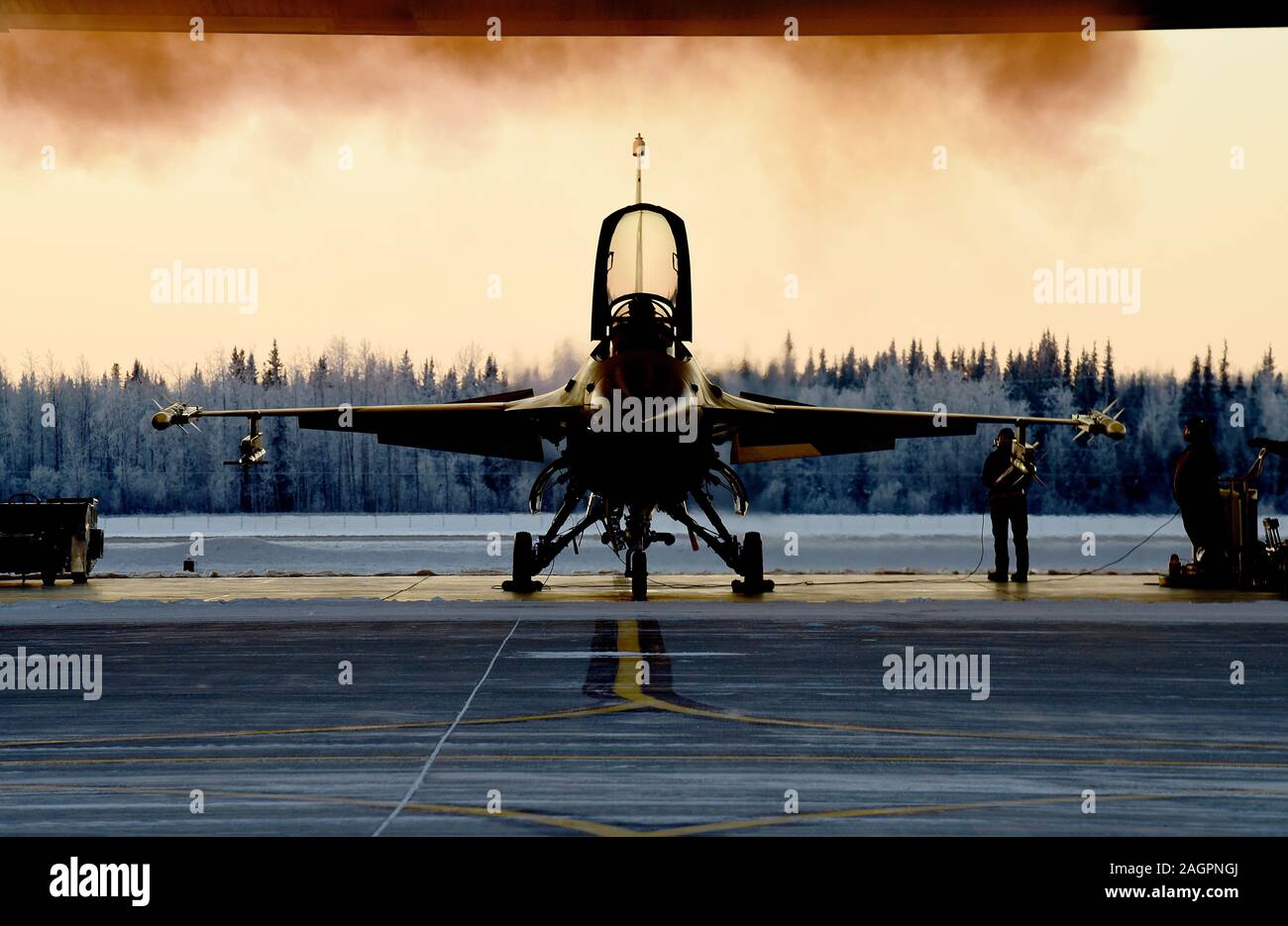 An F-16 Fighting Falcon assigned to the 18th Aggressor Squadron gets ...