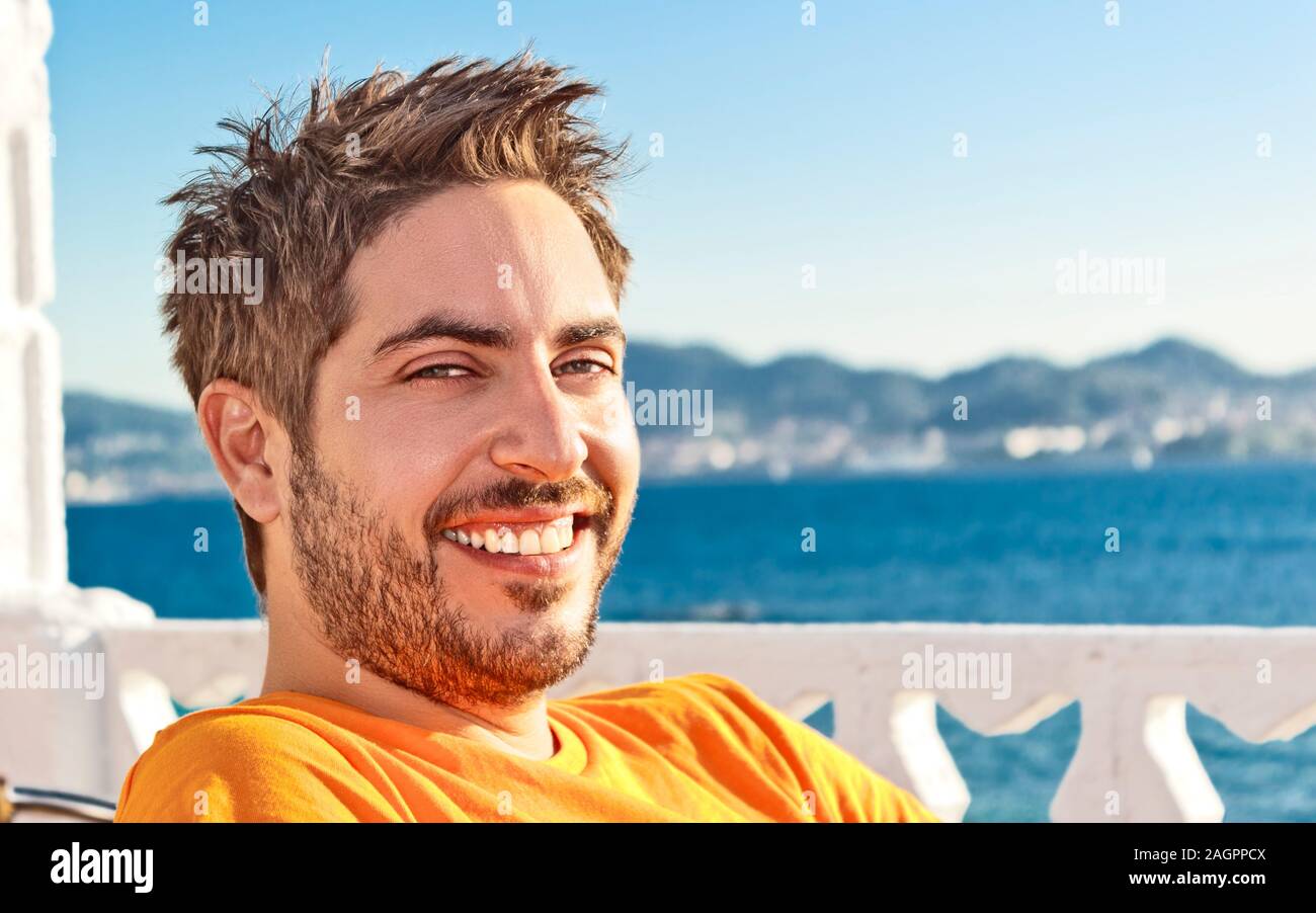 Young spanish man handsome hi-res stock photography and images - Alamy