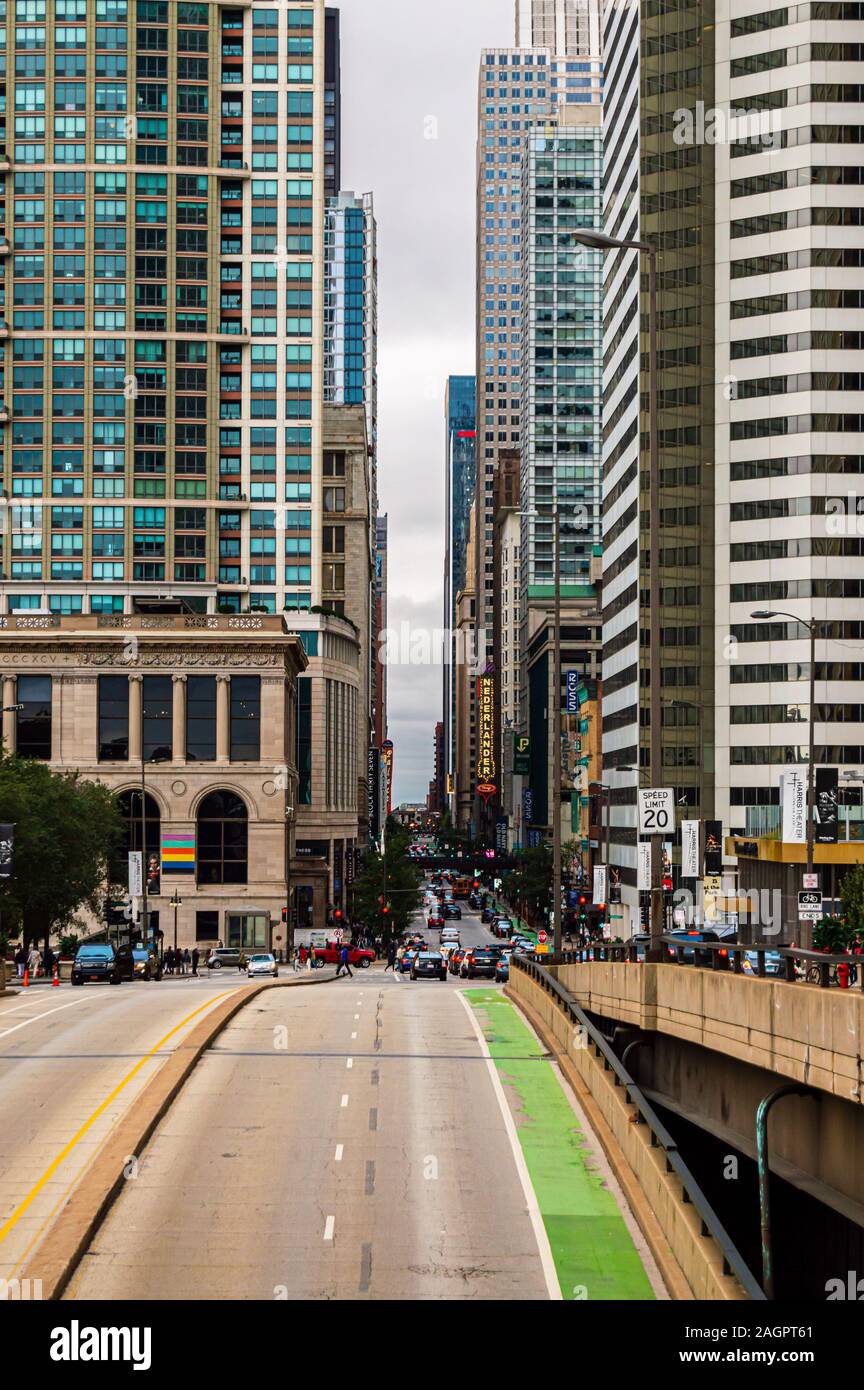 Chicago, USA-Sept 28, 2019: Randolph Street in downtown is a busy ...