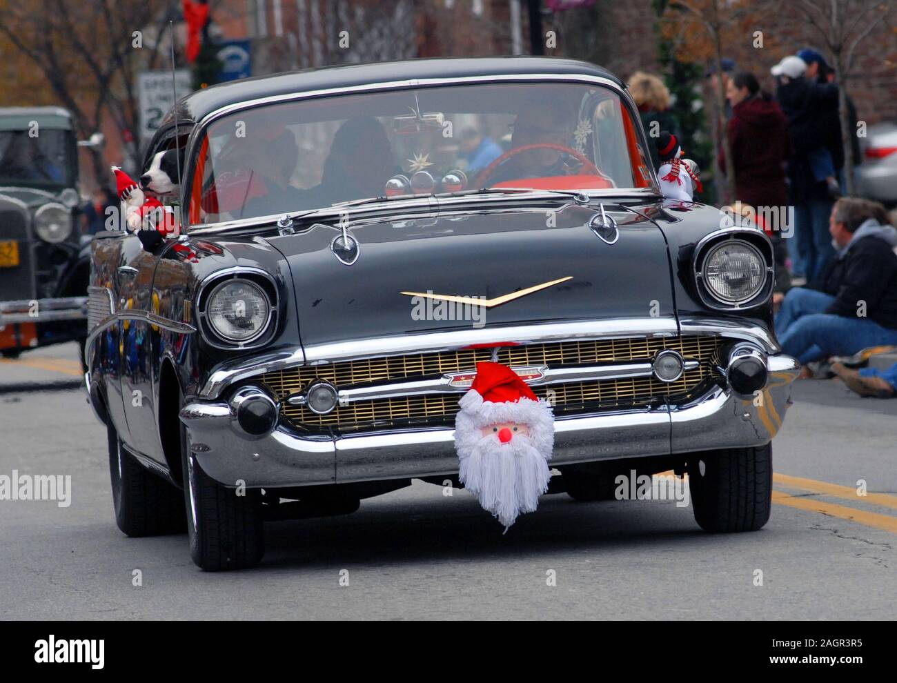 Frosty the snowman in a parade hi-res stock photography and images - Alamy