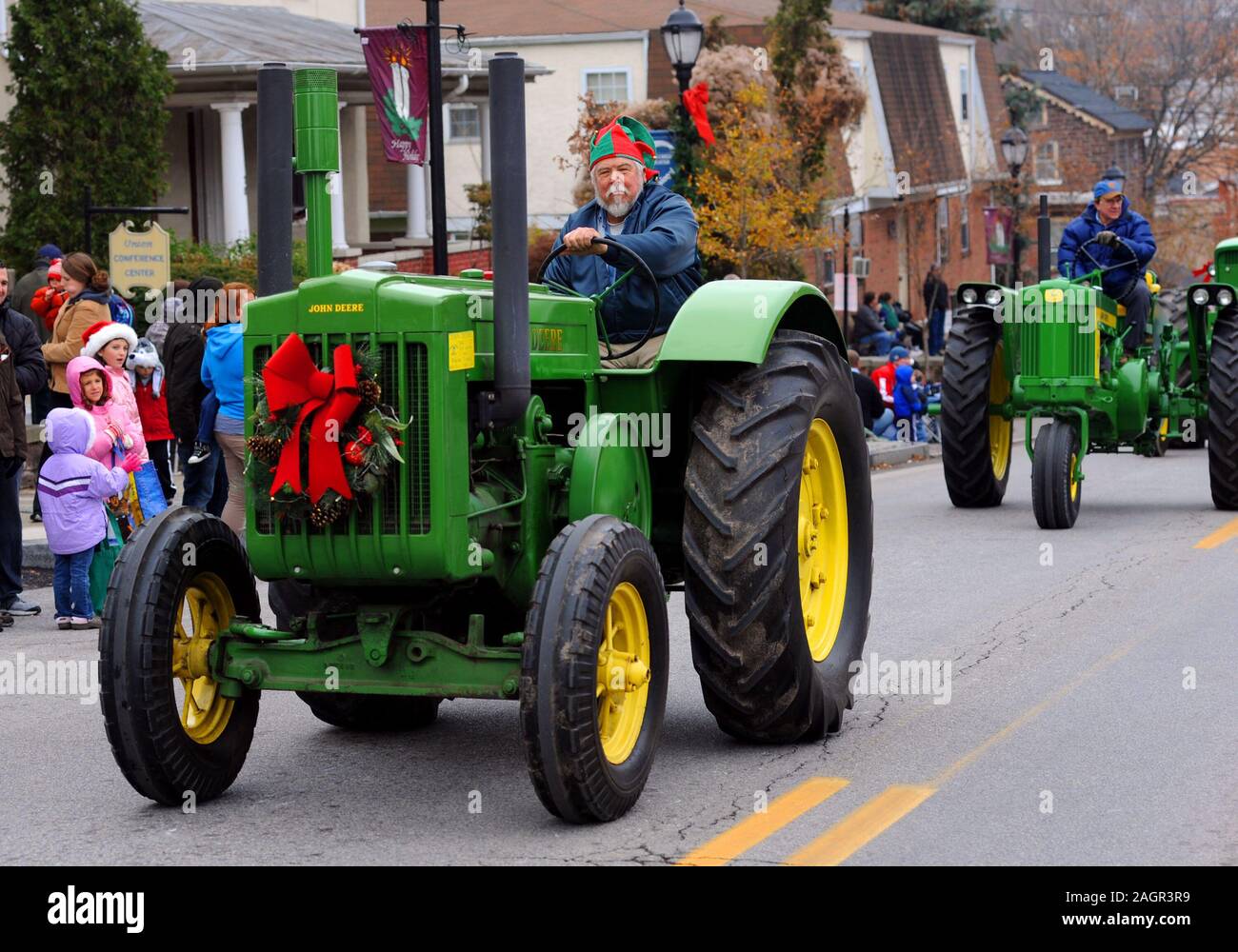 Frosty the snowman in a parade hi-res stock photography and images - Alamy
