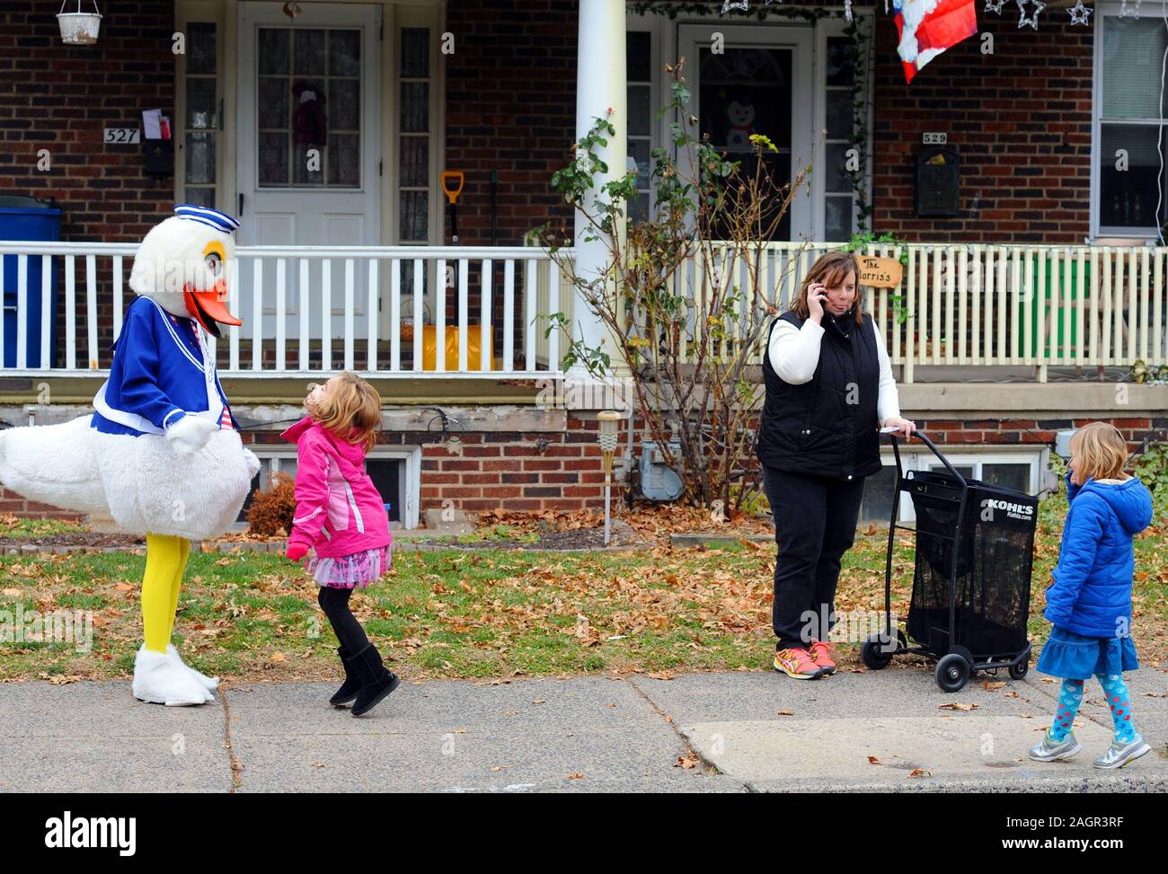 Frosty the snowman in a parade hi-res stock photography and images - Alamy