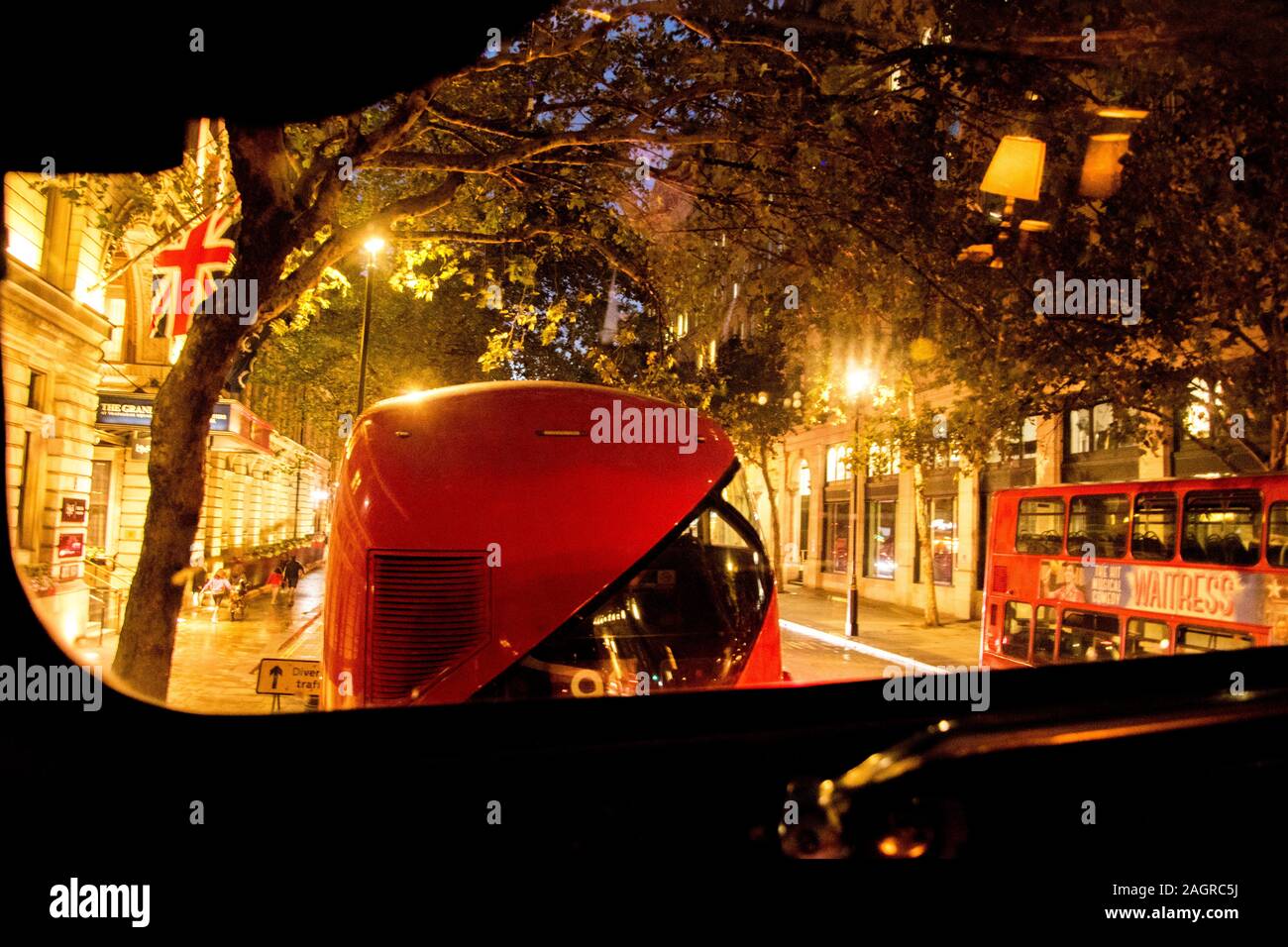 Bus top at night uk hi-res stock photography and images - Alamy