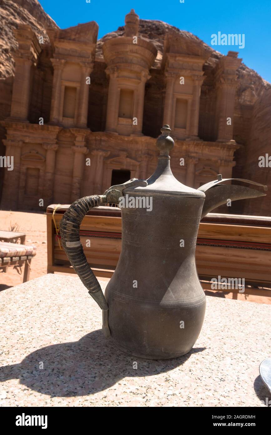 Archeology jordan pot hi-res stock photography and images - Alamy