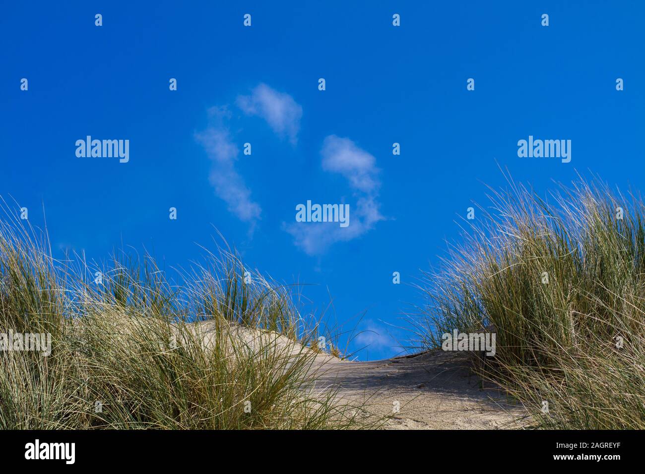 Sloping clouds hi-res stock photography and images - Alamy
