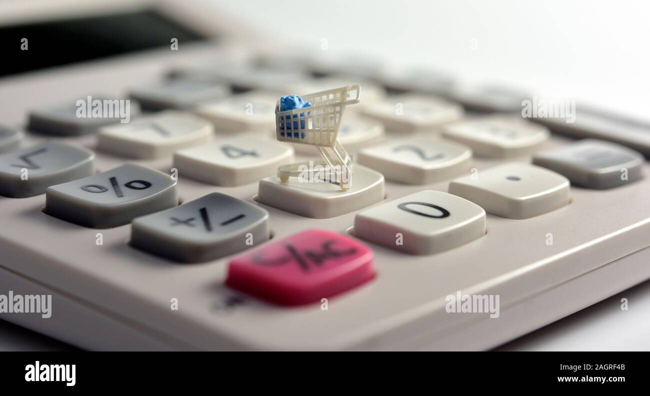 Miniature shopping trolley, online shopping concept Stock Photo - Alamy