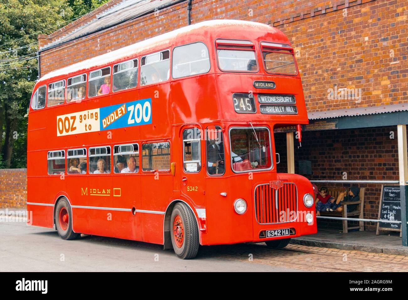1963 midland red d9 type bus hi-res stock photography and images - Alamy