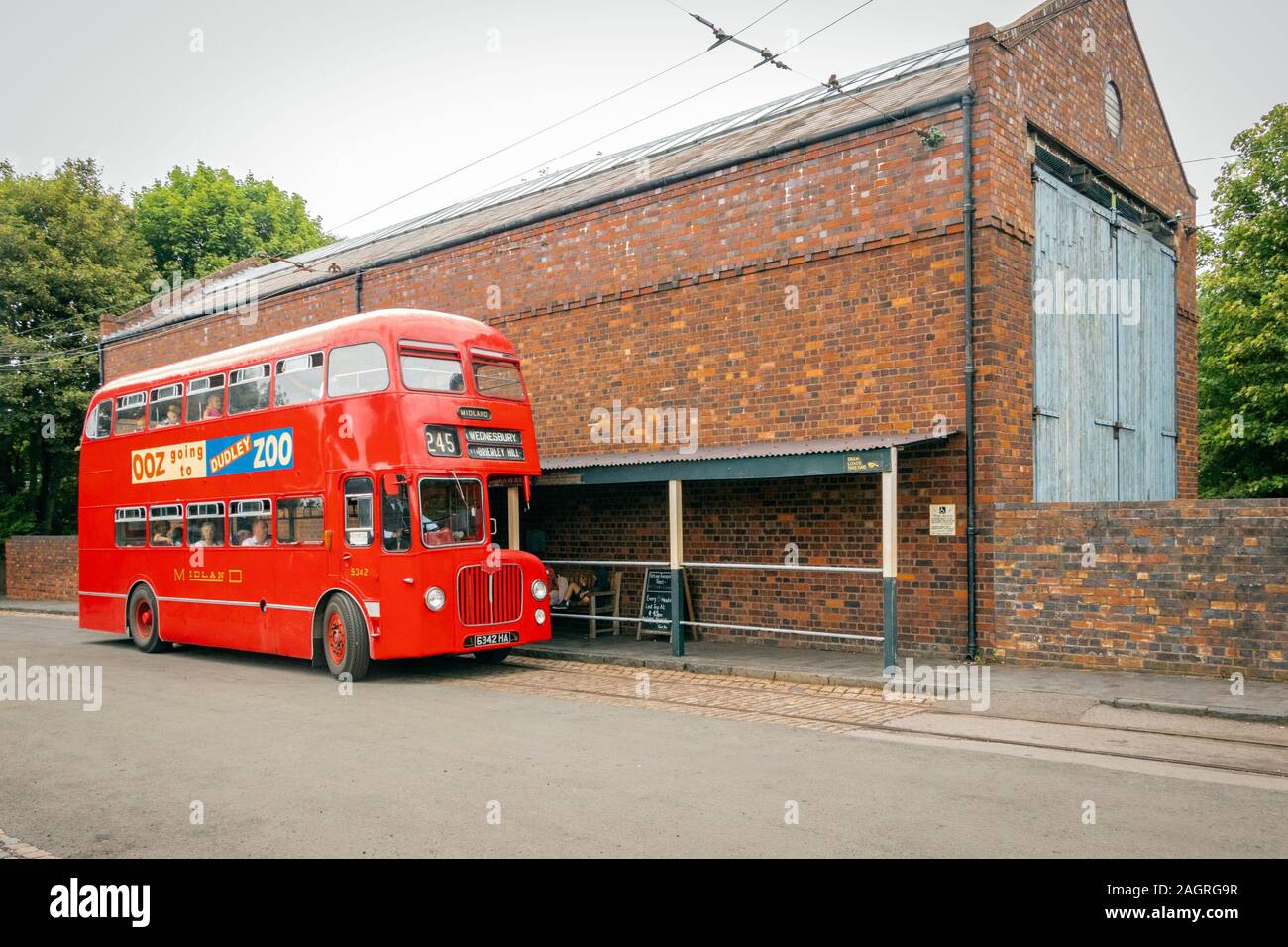 1963 midland red d9 type bus hi-res stock photography and images - Alamy