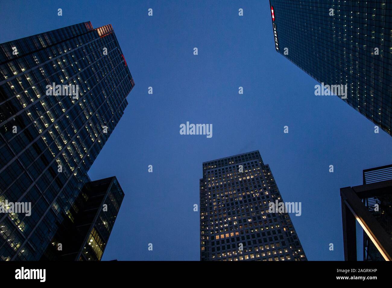 HSBC and Citi headquarters at Christmas at Canary Wharf in the ...