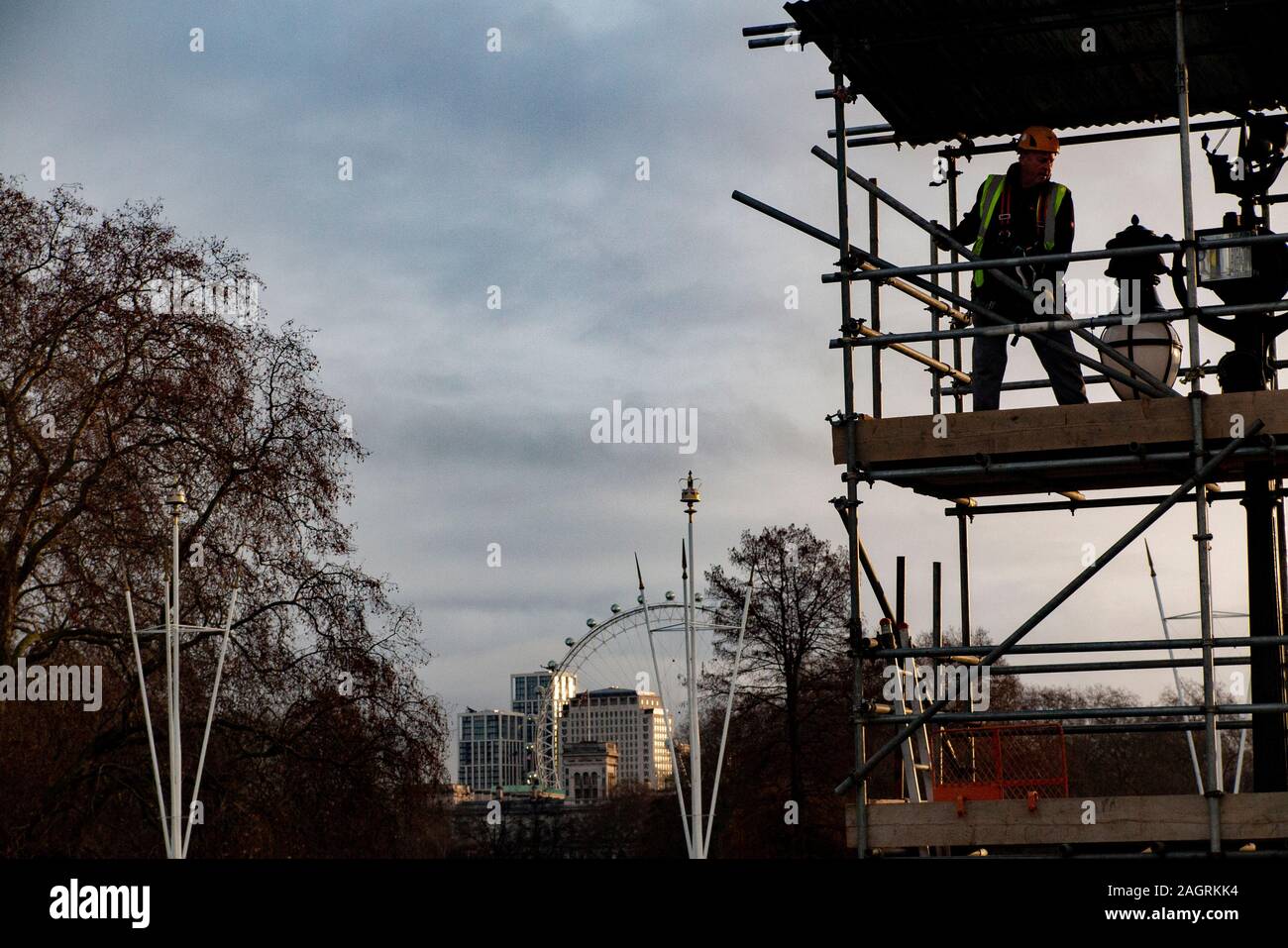 Preparing a scaffolding rig for a Television camera crew at Buckingham ...
