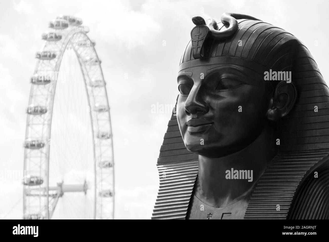 August 19, 2019 – River Thames, London, United Kingdom. The London Eye ...