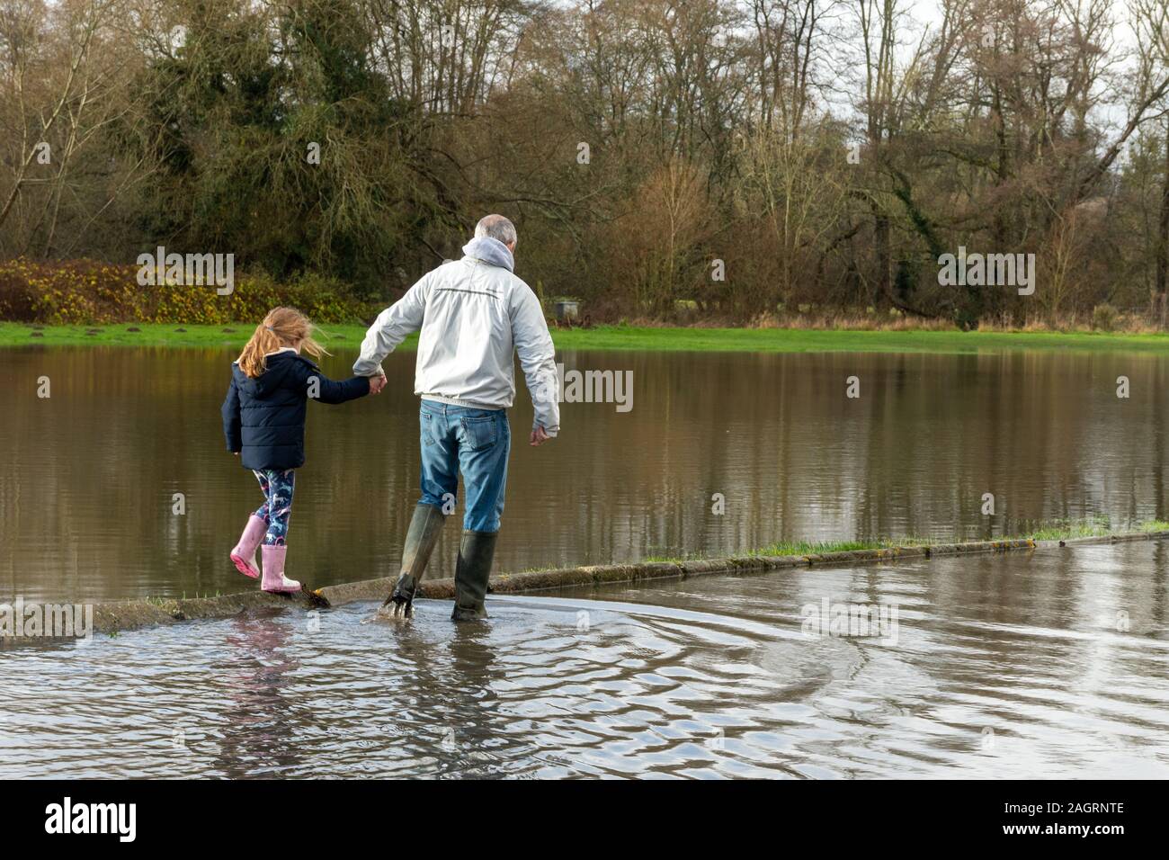 Elstead near Guildford, Surrey, UK. 21st Dec, 2019. The River Wey has ...