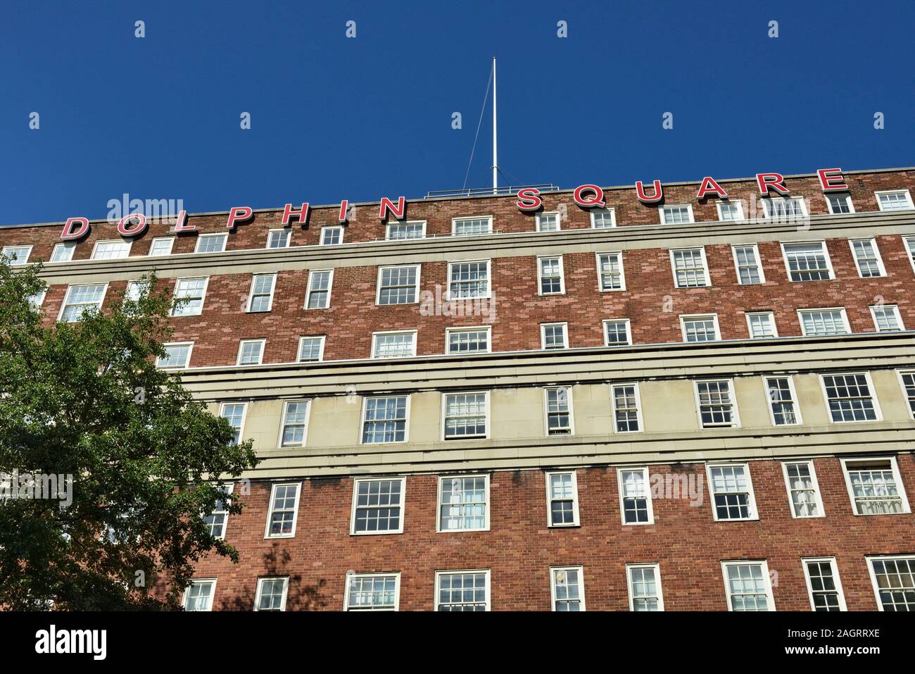 Dolphin square london pimlico hi-res stock photography and images - Alamy