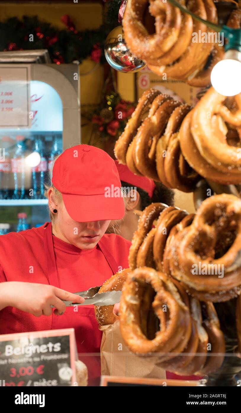 Pretzel stall stand selling hi-res stock photography and images - Alamy