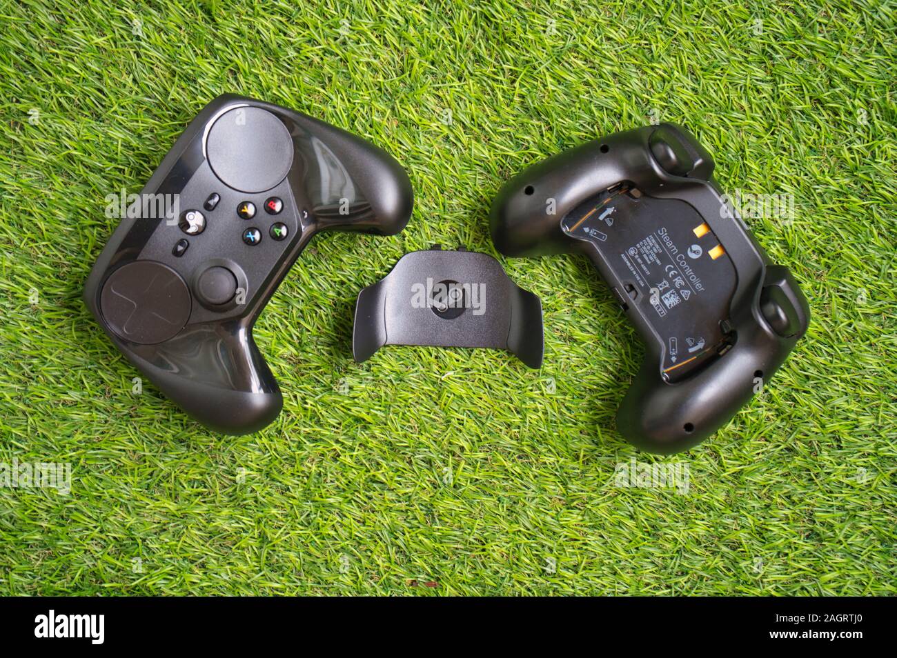 Steam Controller by Valve with its original box in calm early cold ...