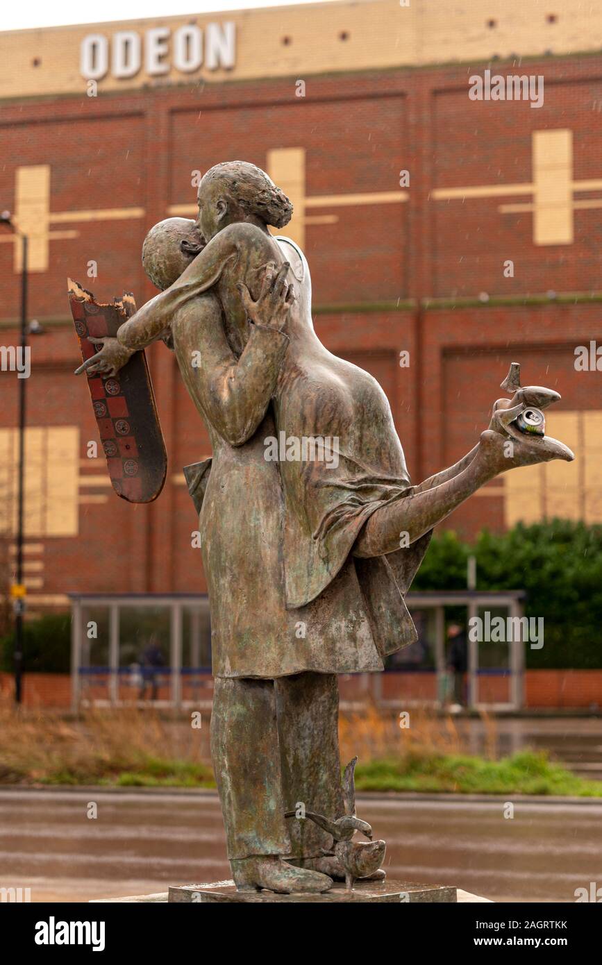 Statue by René Julien called The Return, Southend on Sea, Victoria ...
