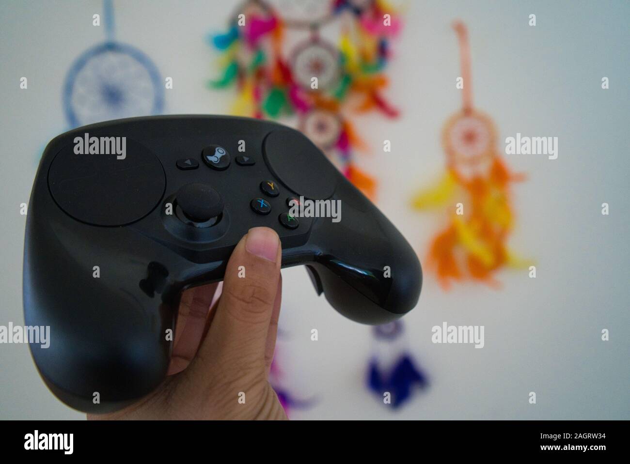 Steam Controller by Valve with its original box in its original state ...