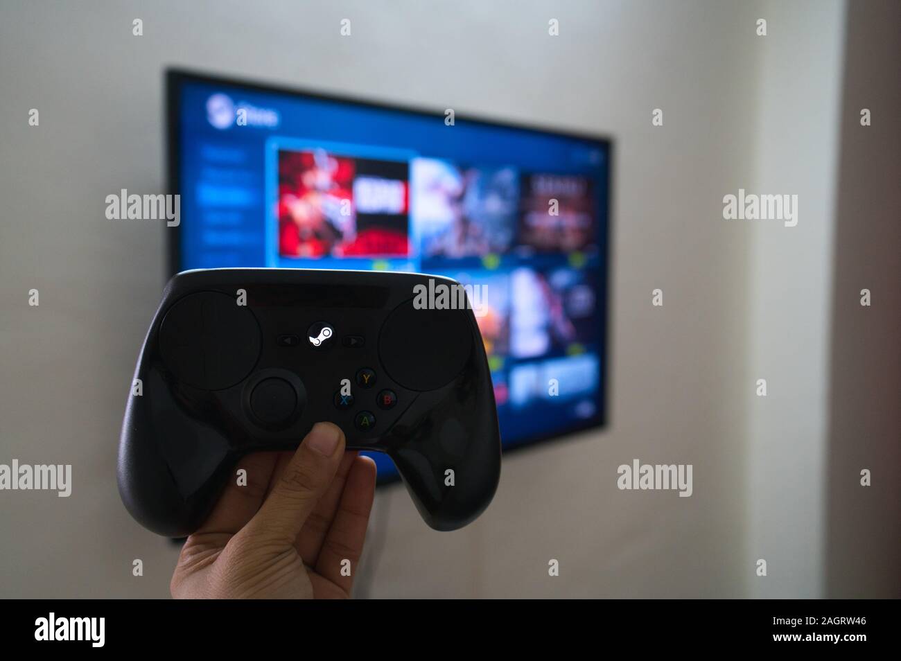 Steam Controller by Valve with its original box in its original state ...