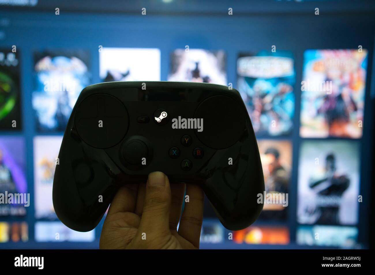 Steam Controller by Valve with its original box in its original state ...