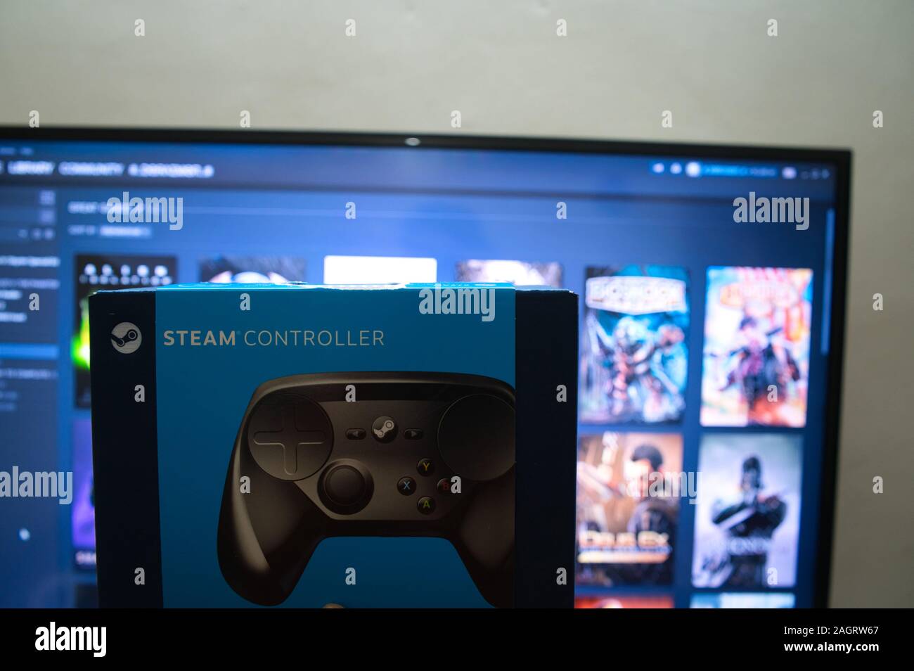 Steam Controller by Valve with its original box in its original state ...