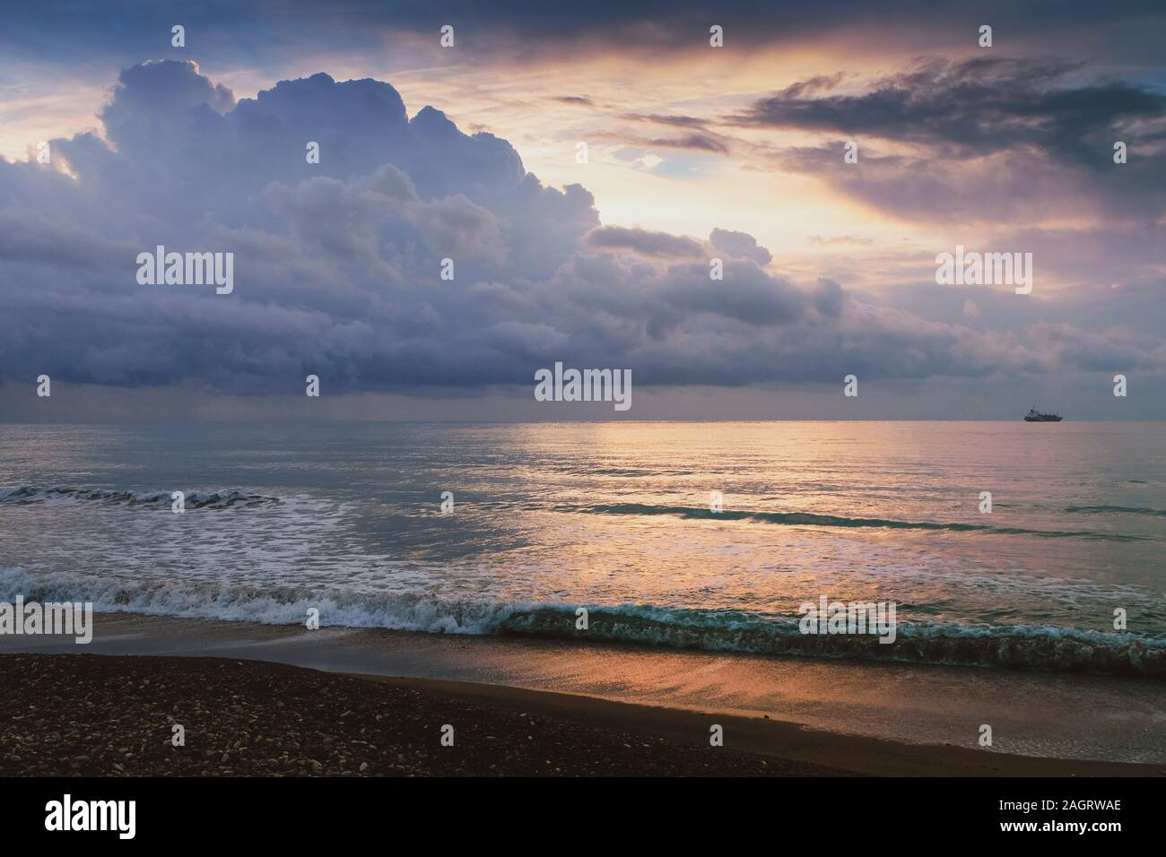 Calm stormy sea contrast hi-res stock photography and images - Alamy