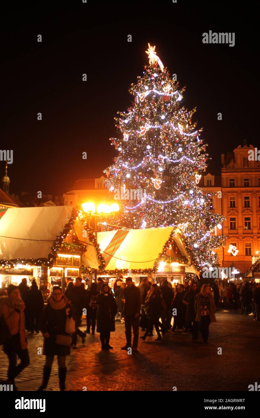 Travel & Tourism - Europe - A View of Prague Christmas market at Old ...
