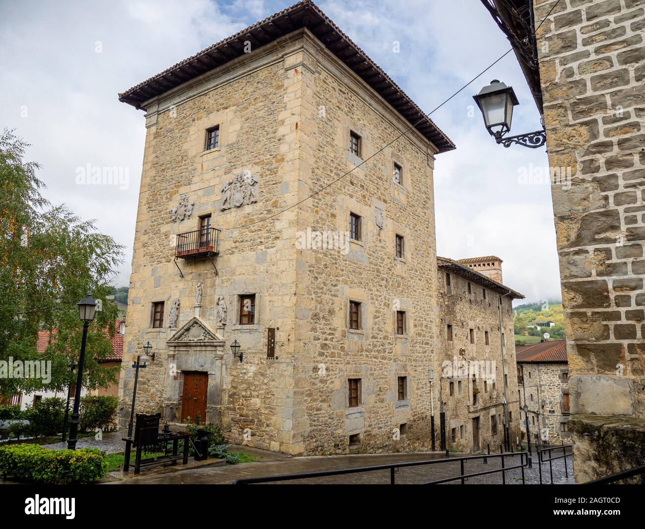 Torre y Palacio de Ortiz de Molinillo de Velasco, Artziniega, Alava ...