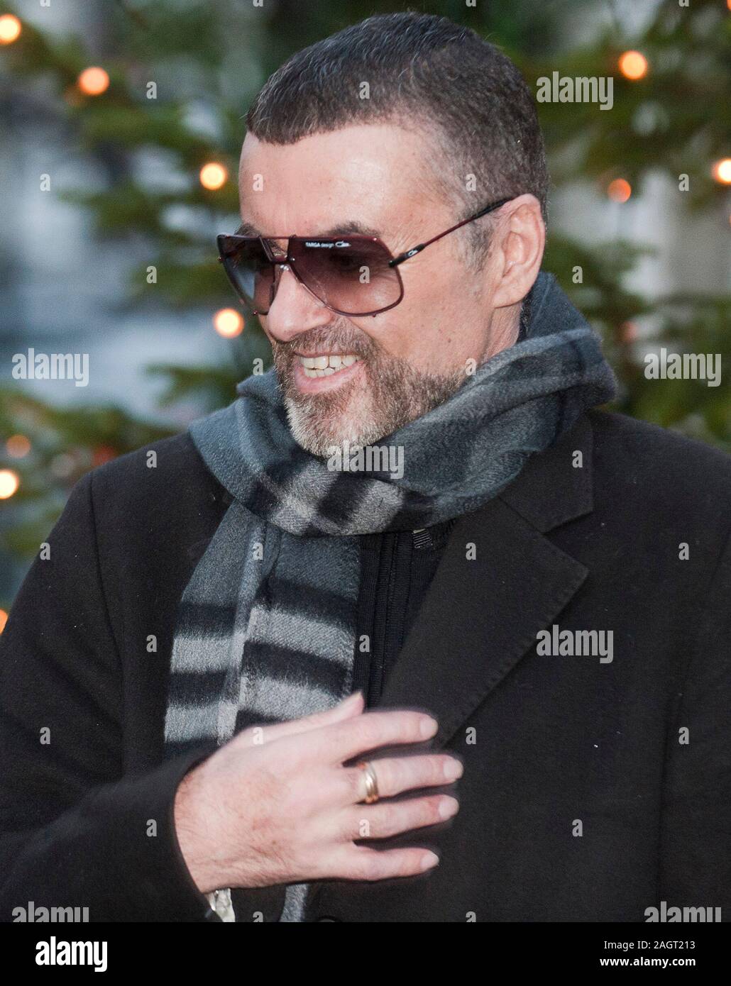 George michael singer hi-res stock photography and images - Alamy
