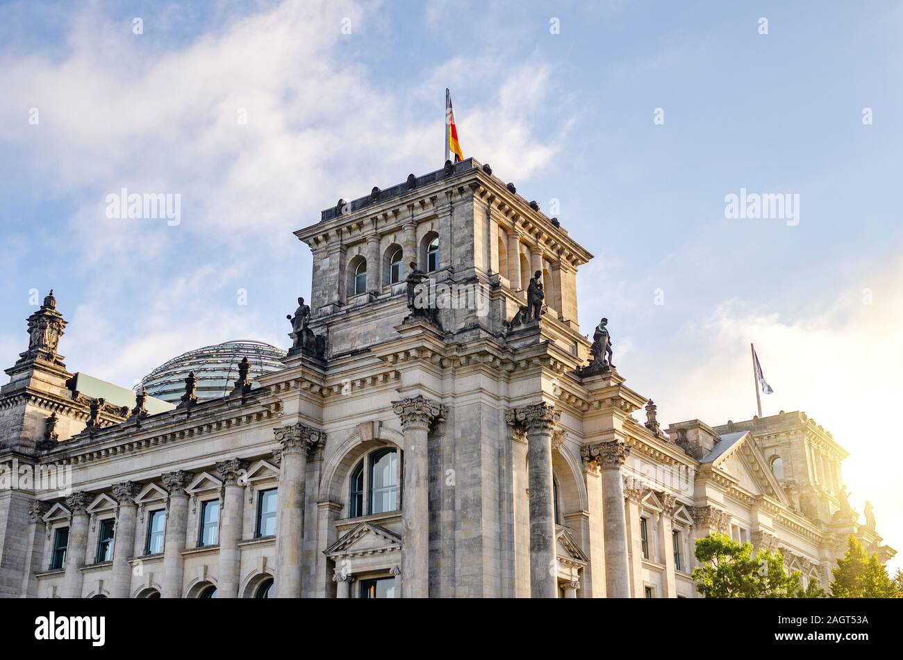 German flag reichstag rain hi-res stock photography and images - Alamy