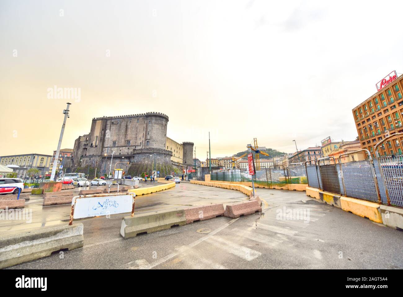 Di nuovo in porto hi-res stock photography and images - Alamy