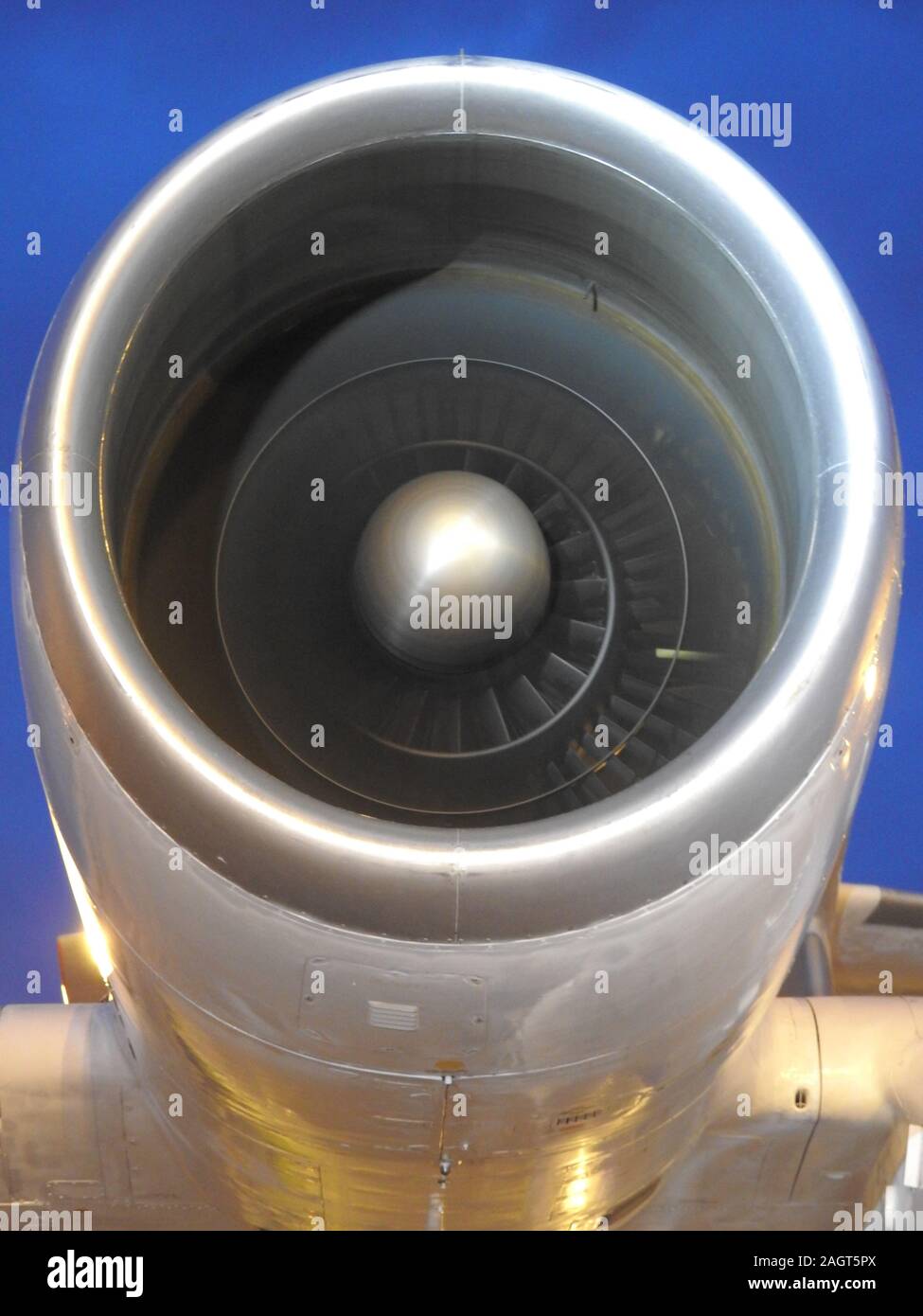 Huge aircraft hi-res stock photography and images - Alamy