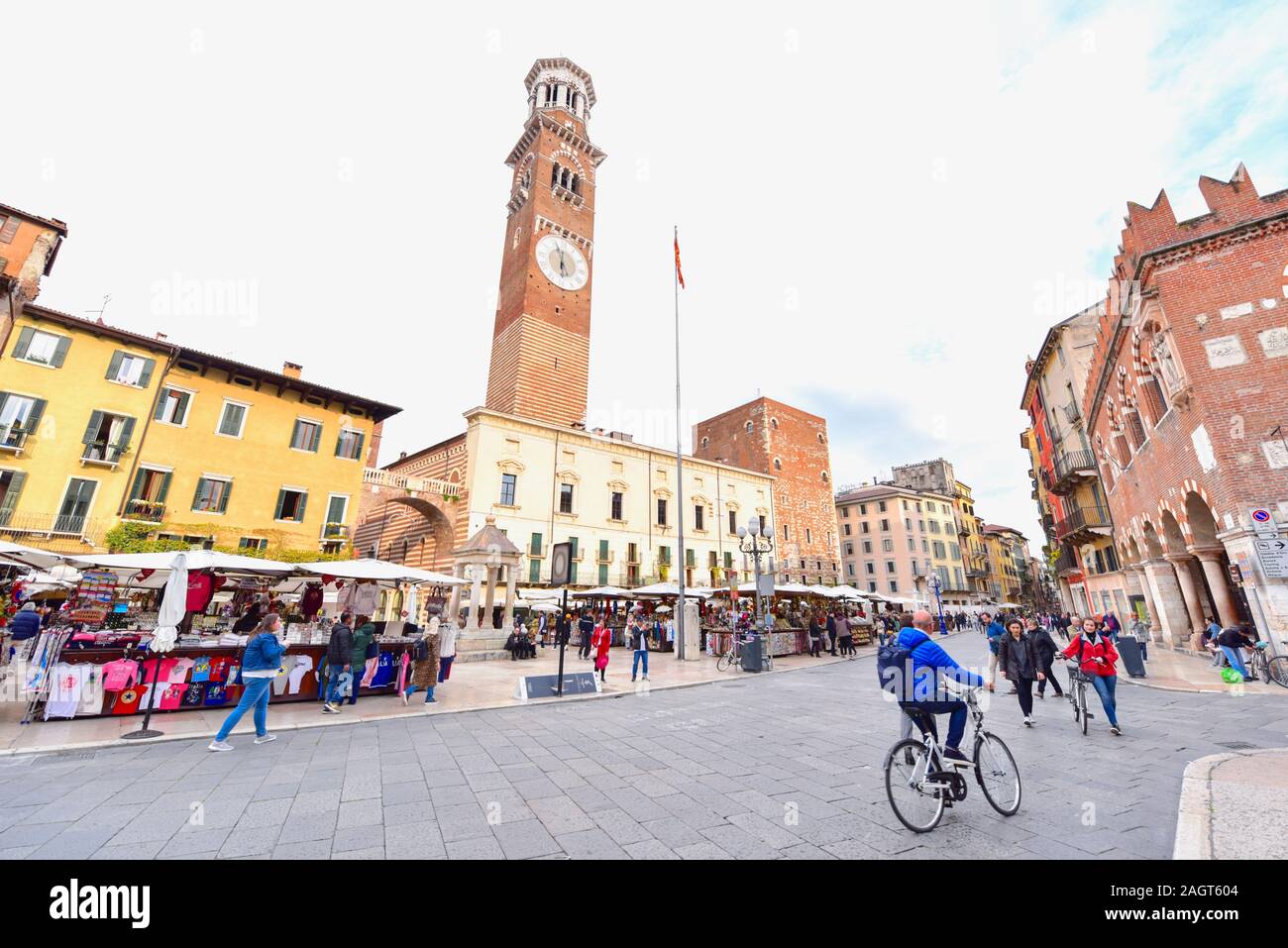 Torre dei lamberti history hi-res stock photography and images - Alamy