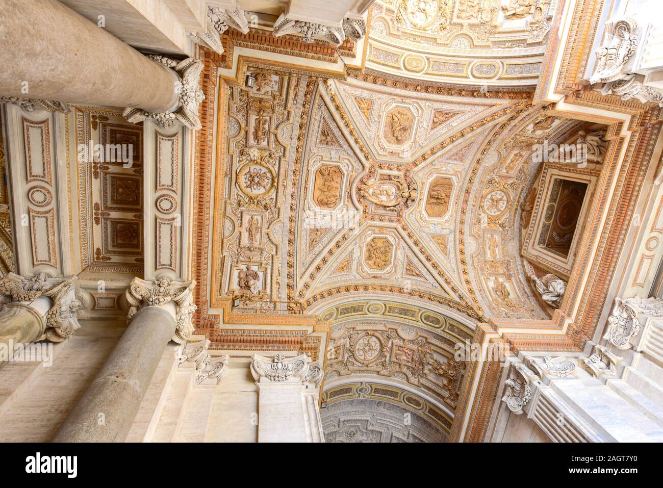 Renaissance Architecture of St. Peter's Basilica, Famous Landmark in ...
