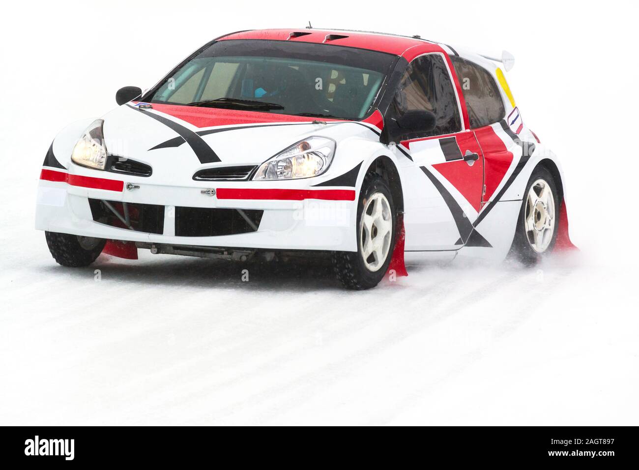 Rally car in snow hi-res stock photography and images - Alamy