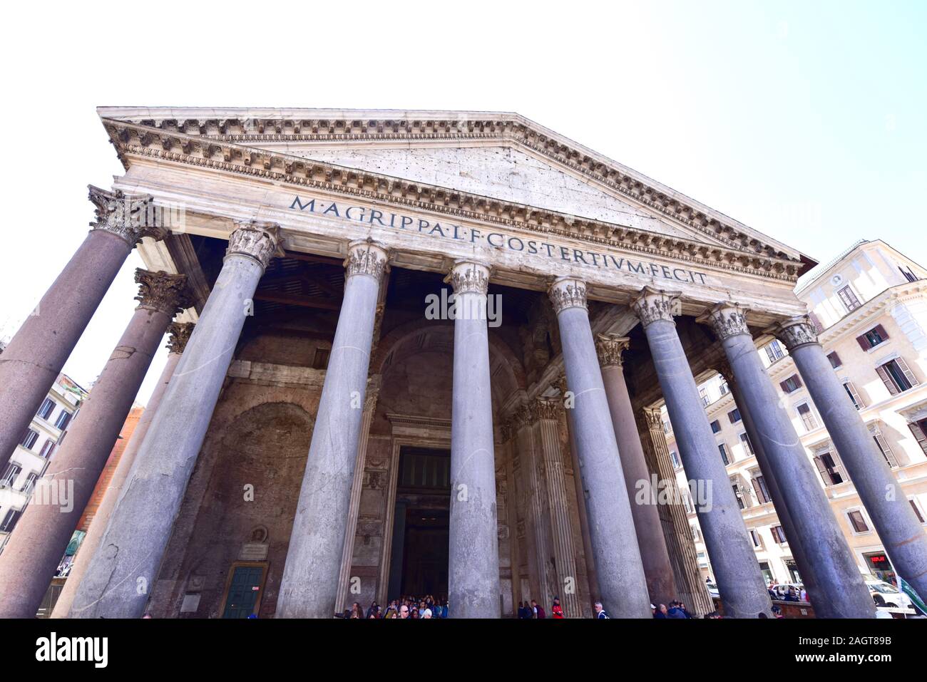 Roman Architecture of the Pantheon in Piazza della Rotonda Stock Photo ...