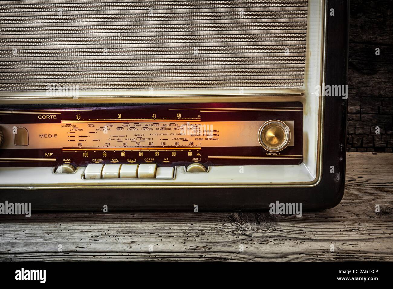 Old Radio Valves High Resolution Stock Photography and Images - Alamy